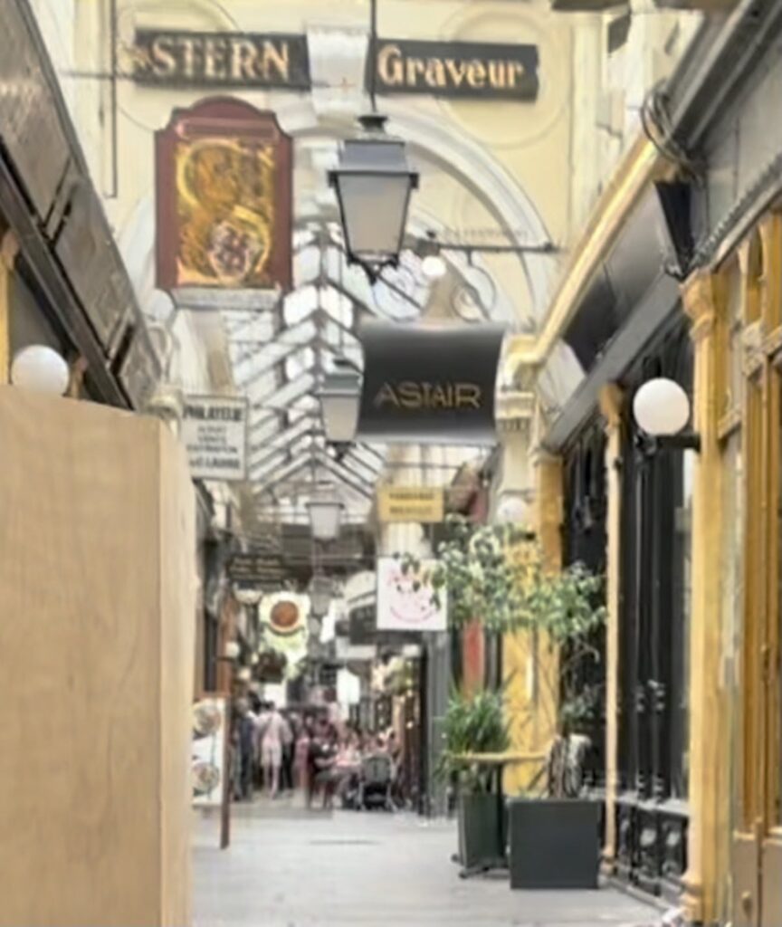 Promenade dans le quartier Opéra Bourse - pariscrea.com