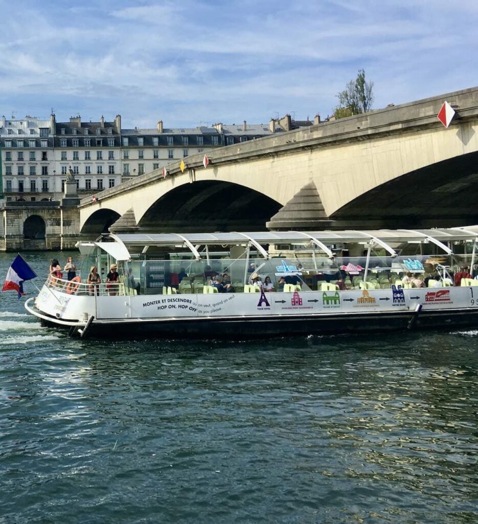 Pourquoi visiter Paris en Batobus ? - pariscrea.com