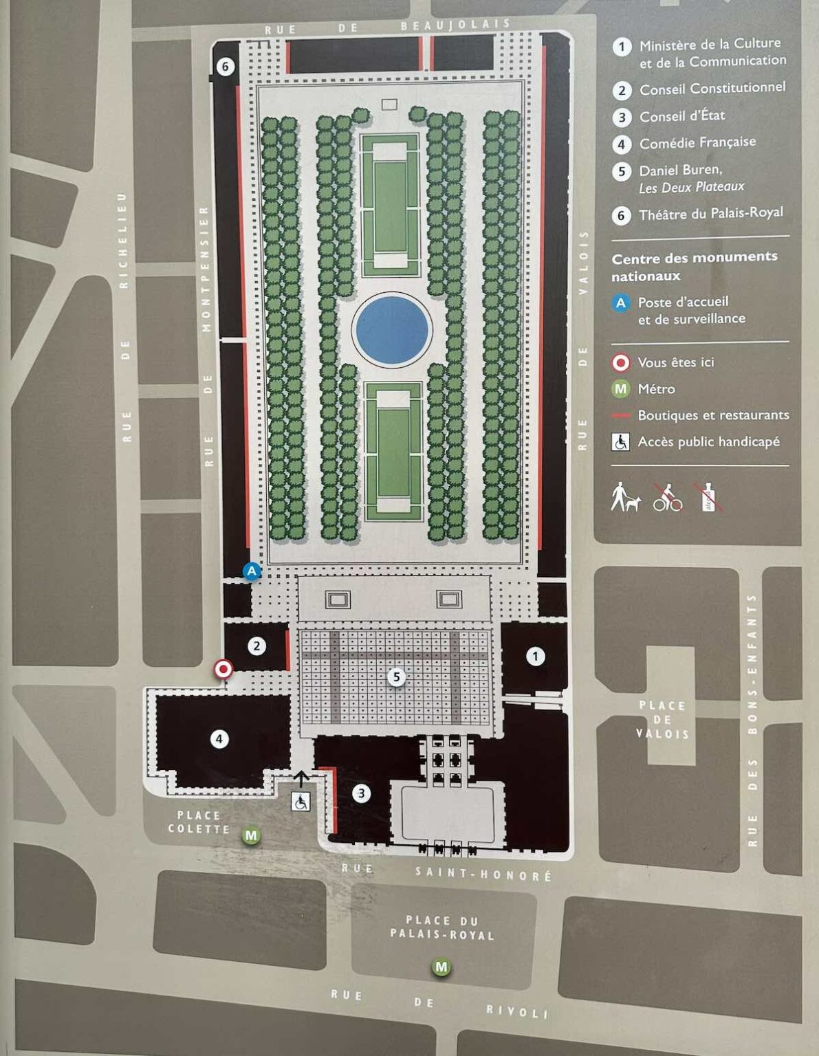 Promenade au Jardin du Palais Royal - pariscrea.com