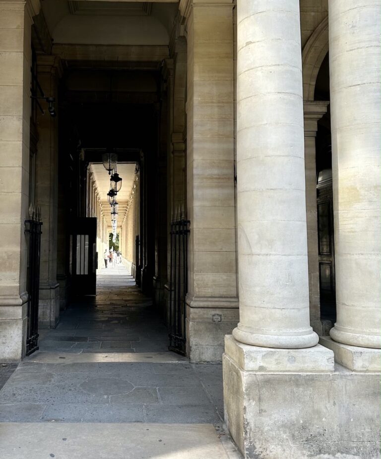 Promenade au Jardin du Palais Royal - pariscrea.com