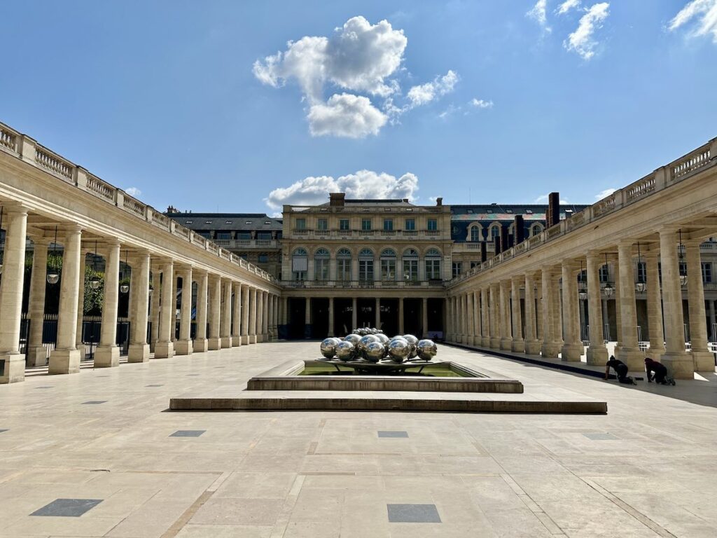 Promenade au Jardin du Palais Royal - pariscrea.com